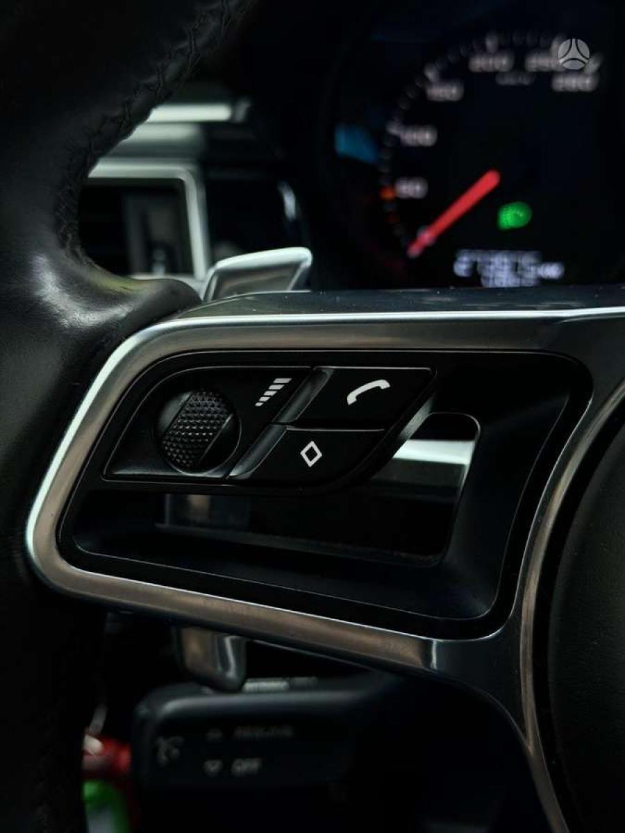 Brūns Porsche Macan 2015 Viļņa, ar dzinēja tilpumu 2.97 L un nobraukumu 274 tūkst. km par 17390 €, foto 27 vietnē AUTOMOTO.COM.LV