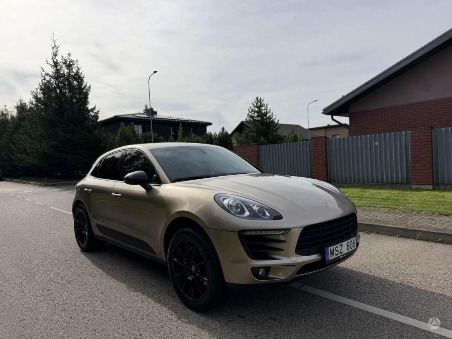 Brown Porsche Macan 2015 in Kaunas, with an engine capacity of 2.97 L and mileage of 275 thousand km for 16800 €, photo 3 on AUTOMOTO.COM.LV