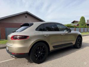 Brown Porsche Macan 2015 in Kaunas, with an engine capacity of 2.97 L and mileage of 275 thousand km for 16800 €, photo 9 on AUTOMOTO.COM.LV