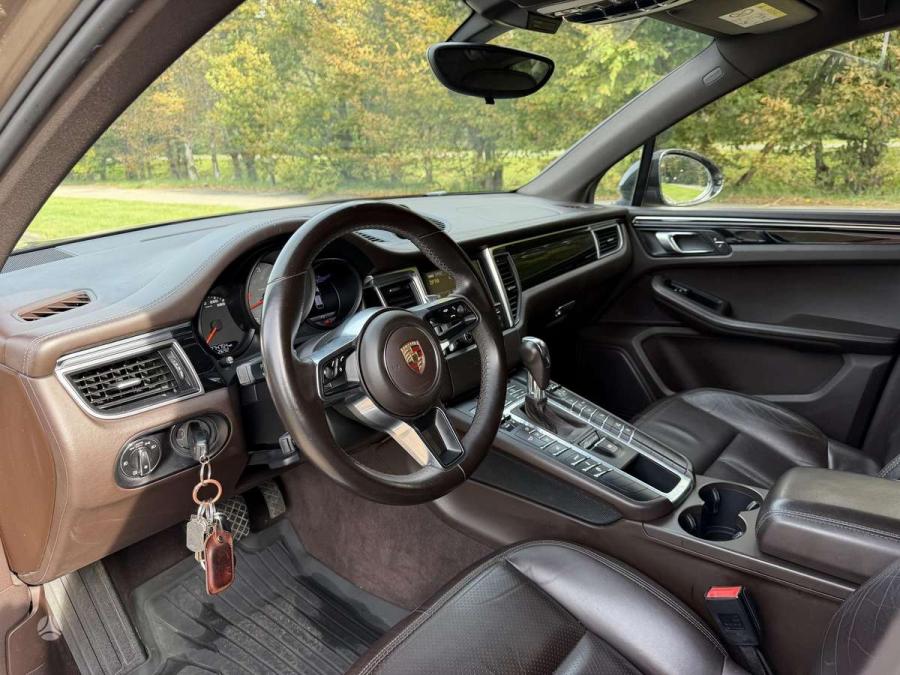 Brown Porsche Macan 2015 in Kaunas, with an engine capacity of 2.97 L and mileage of 275 thousand km for 16800 €, photo 13 on AUTOMOTO.COM.LV