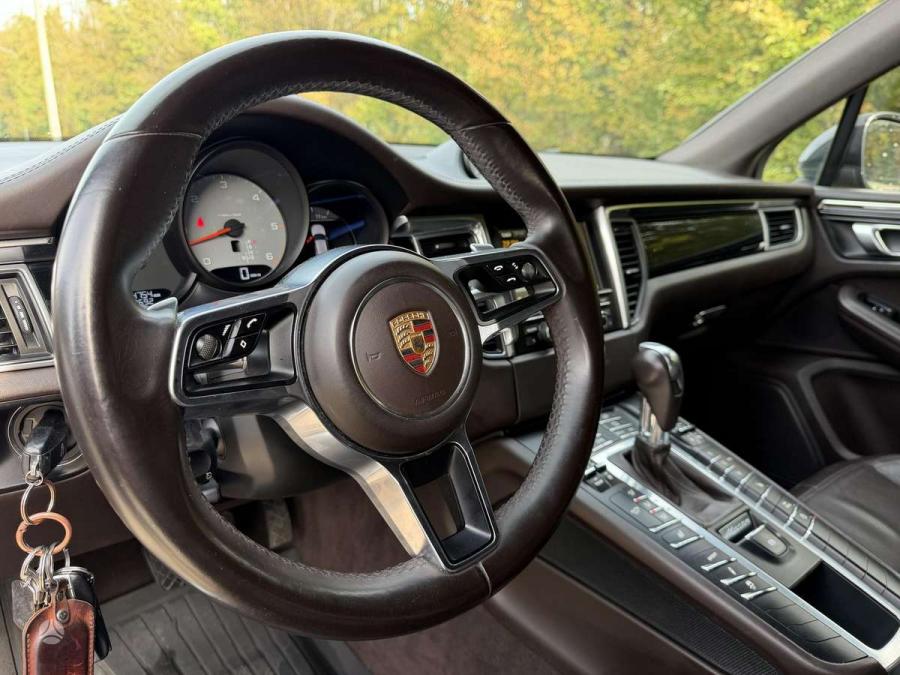 Brown Porsche Macan 2015 in Kaunas, with an engine capacity of 2.97 L and mileage of 275 thousand km for 16800 €, photo 15 on AUTOMOTO.COM.LV