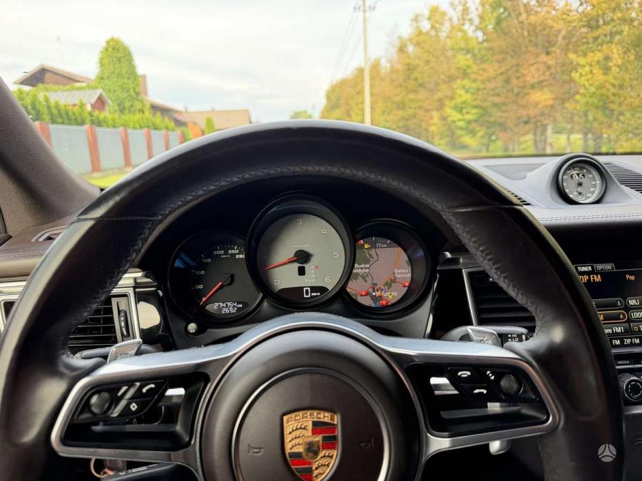 Brown Porsche Macan 2015 in Kaunas, with an engine capacity of 2.97 L and mileage of 275 thousand km for 16800 €, photo 19 on AUTOMOTO.COM.LV