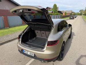 Brown Porsche Macan 2015 in Kaunas, with an engine capacity of 2.97 L and mileage of 275 thousand km for 16800 €, photo 24 on AUTOMOTO.COM.LV