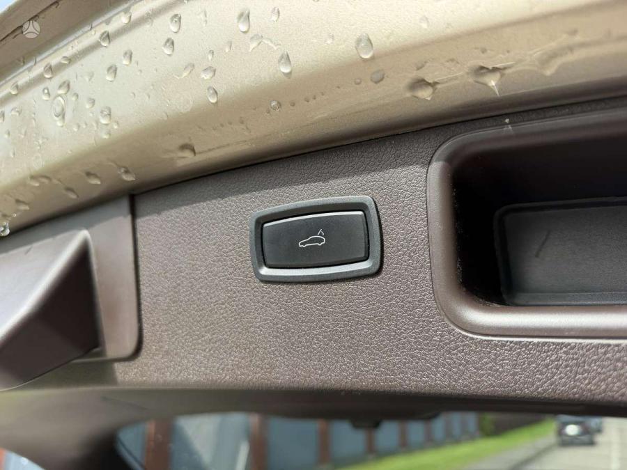 Brown Porsche Macan 2015 in Kaunas, with an engine capacity of 2.97 L and mileage of 275 thousand km for 16800 €, photo 25 on AUTOMOTO.COM.LV