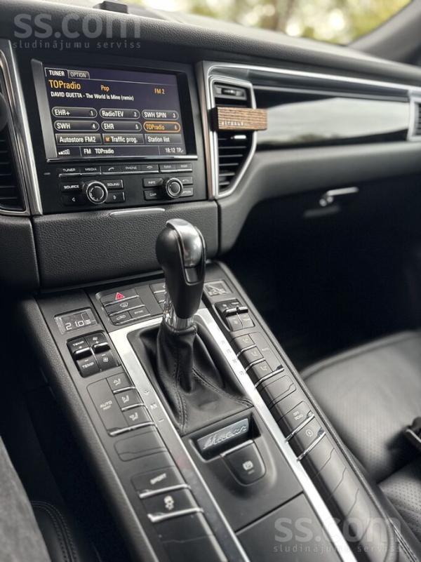 Brūns Porsche Macan 2015 Liepāja, ar dzinēja tilpumu 3.00 L un nobraukumu 229 tūkst. km par 23800 €, foto 5 vietnē AUTOMOTO.COM.LV