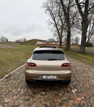 Brown Porsche Macan 2016 in Kaunas, with an engine capacity of 3.00 L and mileage of 99 thousand km for 22900 €, photo 4 on AUTOMOTO.COM.LV