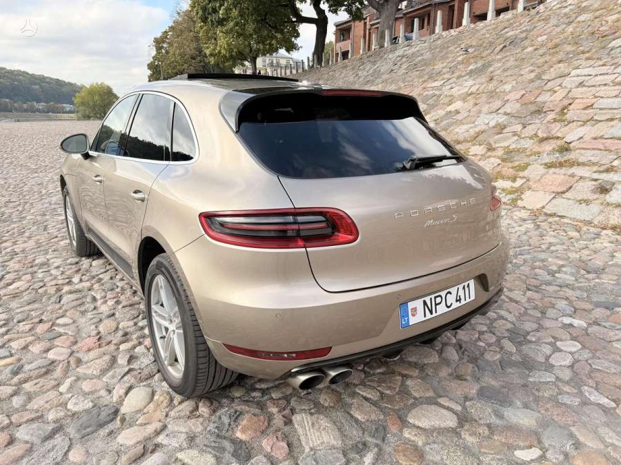 Brown Porsche Macan 2016 in Kaunas, with an engine capacity of 3.00 L and mileage of 99 thousand km for 22900 €, photo 17 on AUTOMOTO.COM.LV