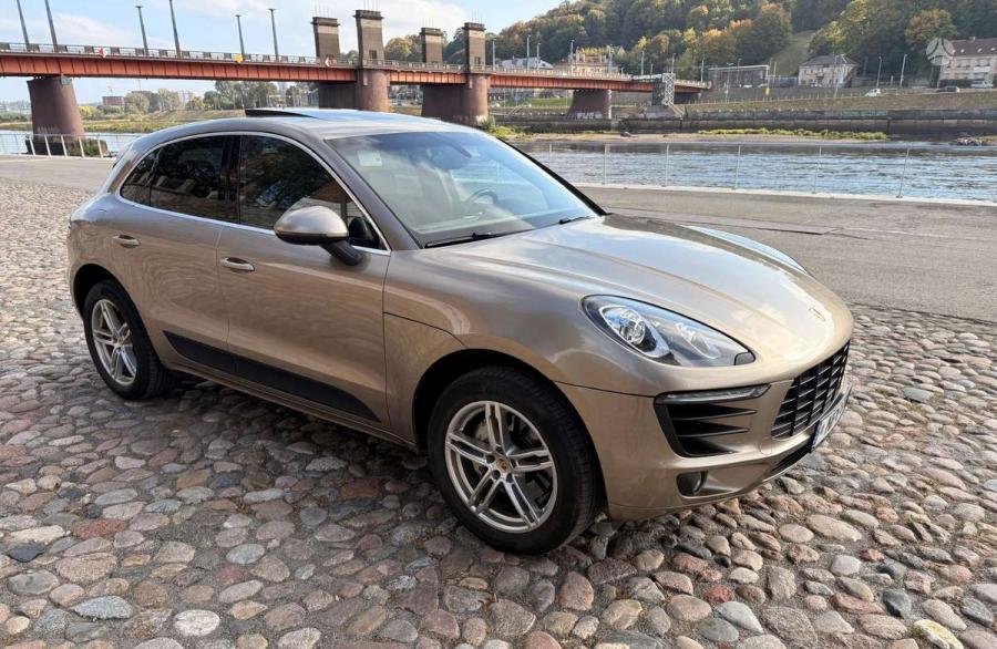 Brown Porsche Macan 2016 in Kaunas, with an engine capacity of 3.00 L and mileage of 99 thousand km for 22900 €, photo 18 on AUTOMOTO.COM.LV