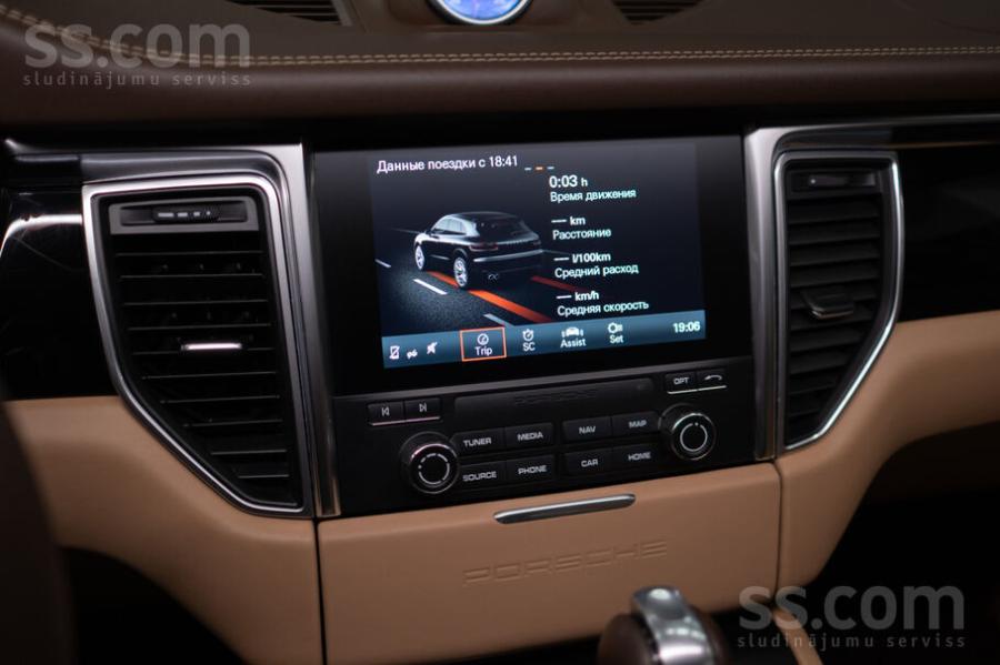 Brūns Porsche Macan 2016 Rīga, ar dzinēja tilpumu 3.00 L un nobraukumu 110 tūkst. km par 31000 €, foto 15 vietnē AUTOMOTO.COM.LV