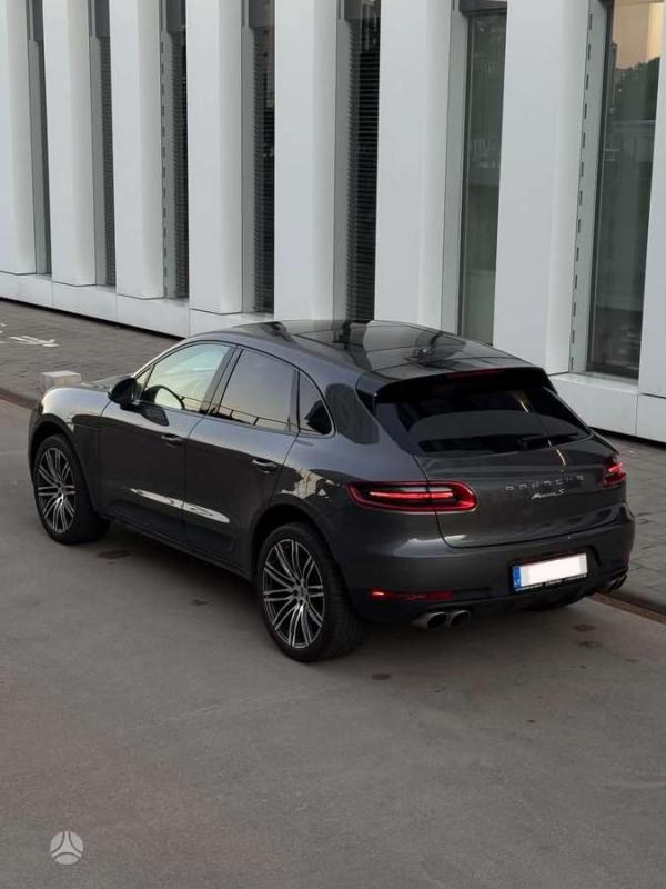Brown Porsche Macan 2016 in Vilnius, with an engine capacity of 3.00 L and mileage of 112 thousand km for 23500 €, photo 2 on AUTOMOTO.COM.LV
