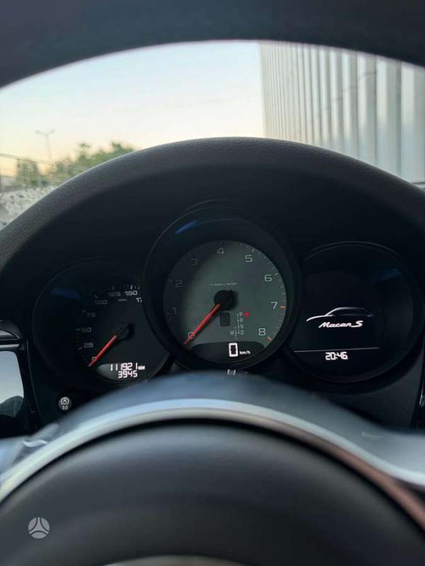 Brown Porsche Macan 2016 in Vilnius, with an engine capacity of 3.00 L and mileage of 112 thousand km for 23500 €, photo 9 on AUTOMOTO.COM.LV