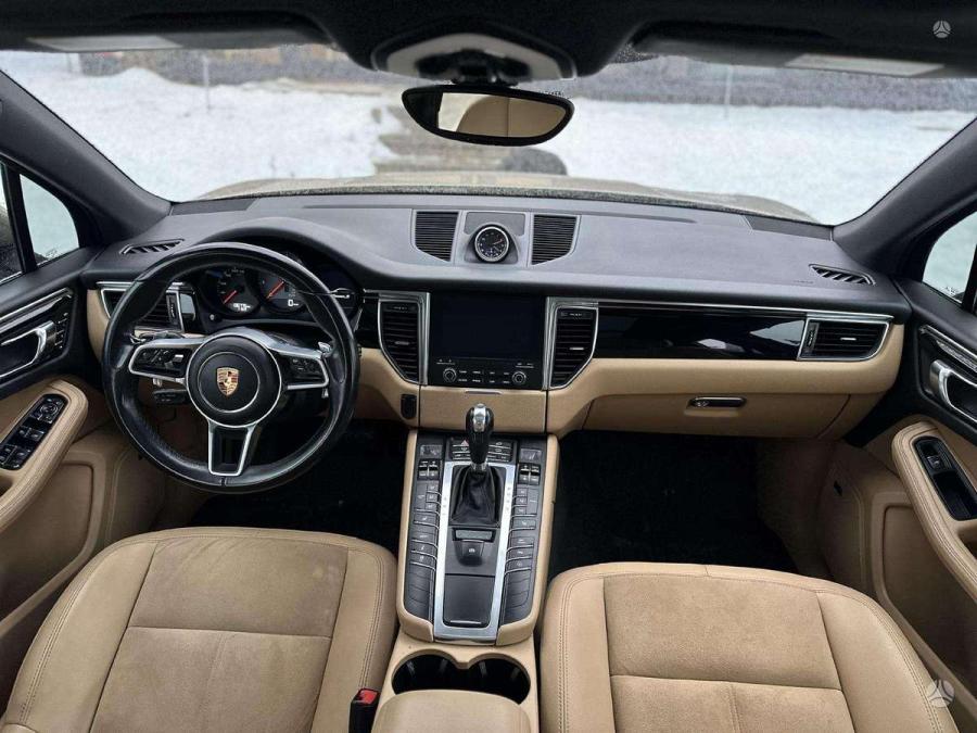 Brown Porsche Macan 2017 in Vilnius, with an engine capacity of 3.00 L and mileage of 137 thousand km for 19800 €, photo 13 on AUTOMOTO.COM.LV