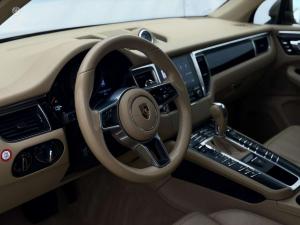 Brown Porsche Macan 2017 in Vilnius, with an engine capacity of 3.00 L and mileage of 82 thousand km for 27300 €, photo 10 on AUTOMOTO.COM.LV
