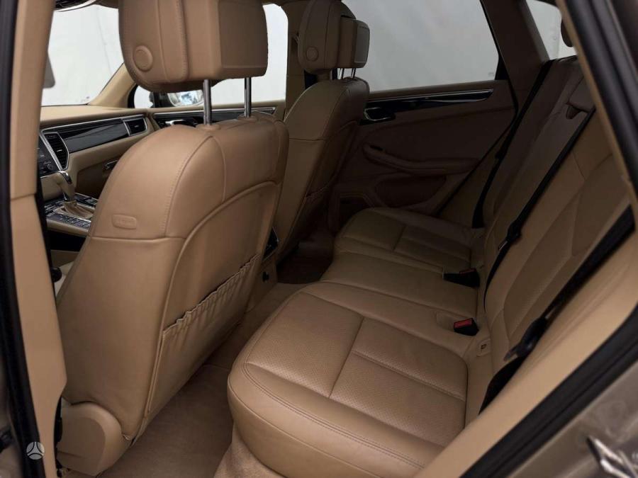 Brown Porsche Macan 2017 in Vilnius, with an engine capacity of 3.00 L and mileage of 82 thousand km for 27300 €, photo 12 on AUTOMOTO.COM.LV