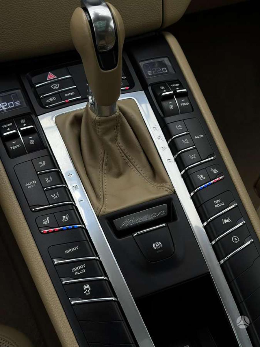 Brown Porsche Macan 2017 in Vilnius, with an engine capacity of 3.00 L and mileage of 82 thousand km for 27300 €, photo 26 on AUTOMOTO.COM.LV