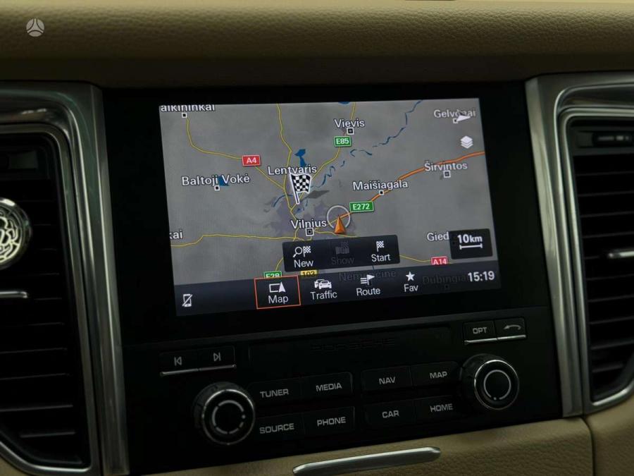 Brown Porsche Macan 2017 in Vilnius, with an engine capacity of 3.00 L and mileage of 82 thousand km for 27300 €, photo 29 on AUTOMOTO.COM.LV