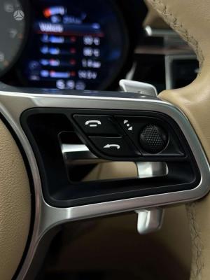 Brown Porsche Macan 2017 in Vilnius, with an engine capacity of 3.00 L and mileage of 82 thousand km for 27300 €, photo 32 on AUTOMOTO.COM.LV