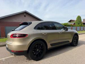 Brown Porsche Macan 2017 in Vilnius, with an engine capacity of 2.97 L and mileage of 260 thousand km for 21900 €, photo 7 on AUTOMOTO.COM.LV