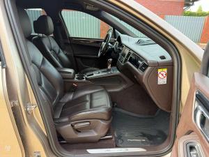 Brown Porsche Macan 2017 in Vilnius, with an engine capacity of 2.97 L and mileage of 260 thousand km for 21900 €, photo 17 on AUTOMOTO.COM.LV