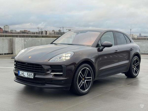 Brown Porsche Macan 2019 in Vilnius, with an engine capacity of 1.98 L and mileage of 34 thousand km for 44900 €, photo 1 on AUTOMOTO.COM.LV