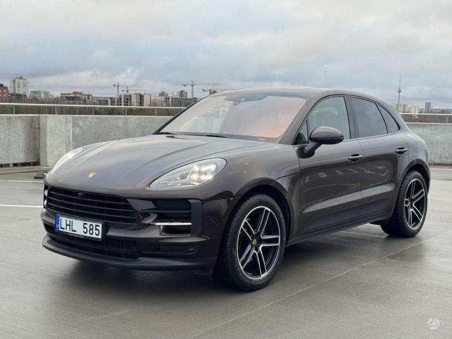 Brown Porsche Macan 2019 in Vilnius, with an engine capacity of 1.98 L and mileage of 34 thousand km for 44900 €, photo 1 on AUTOMOTO.COM.LV