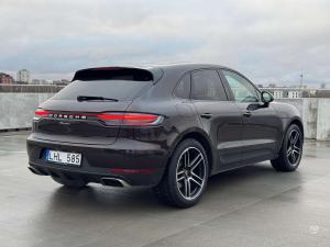 Brown Porsche Macan 2019 in Vilnius, with an engine capacity of 1.98 L and mileage of 34 thousand km for 44900 €, photo 2 on AUTOMOTO.COM.LV