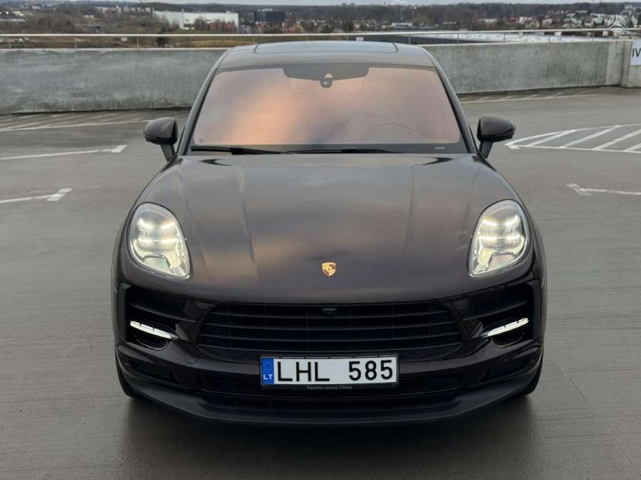 Brown Porsche Macan 2019 in Vilnius, with an engine capacity of 1.98 L and mileage of 34 thousand km for 44900 €, photo 5 on AUTOMOTO.COM.LV