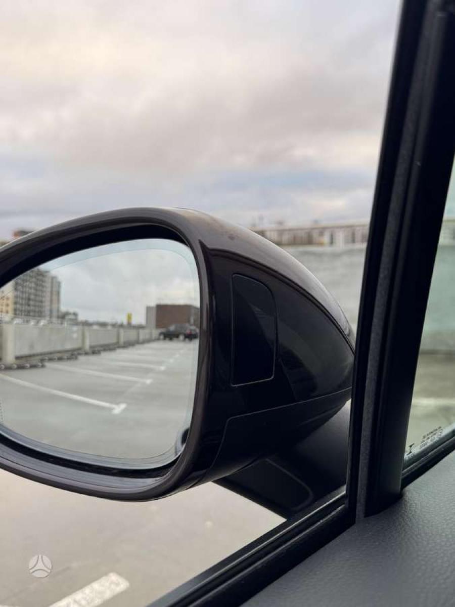 Brown Porsche Macan 2019 in Vilnius, with an engine capacity of 1.98 L and mileage of 34 thousand km for 44900 €, photo 15 on AUTOMOTO.COM.LV