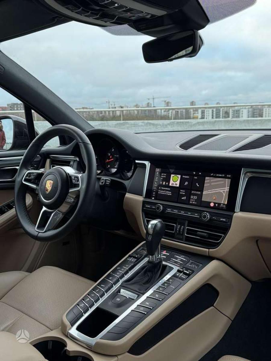 Brown Porsche Macan 2019 in Vilnius, with an engine capacity of 1.98 L and mileage of 34 thousand km for 44900 €, photo 16 on AUTOMOTO.COM.LV