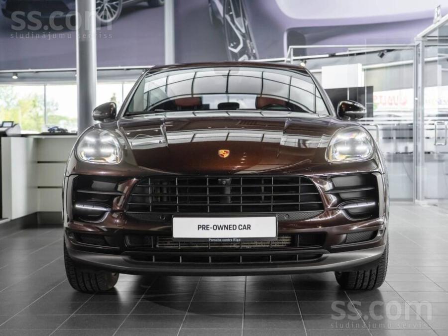 Brown Porsche Macan 2020 in Riga, with an engine capacity of 2.00 L and mileage of 113 thousand km for 45900 €, photo 8 on AUTOMOTO.COM.LV