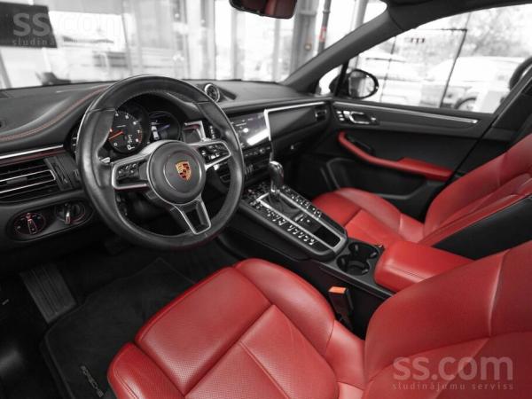 Brown Porsche Macan 2020 in Riga, with an engine capacity of 2.00 L and mileage of 113 thousand km for 42000 €, photo 5 on AUTOMOTO.COM.LV