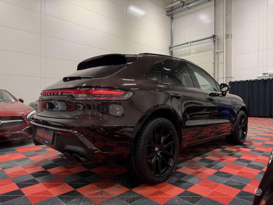 Brown Porsche Macan 2021 in Vilnius, with an engine capacity of 2.99 L and mileage of 57 thousand km for 54990 €, photo 4 on AUTOMOTO.COM.LV
