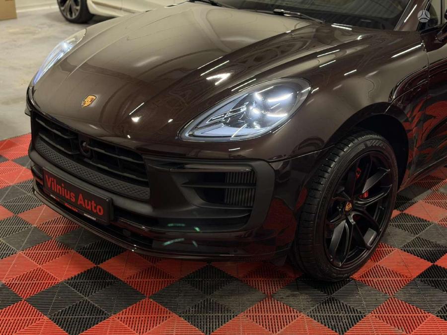 Brown Porsche Macan 2021 in Vilnius, with an engine capacity of 2.99 L and mileage of 57 thousand km for 54990 €, photo 7 on AUTOMOTO.COM.LV