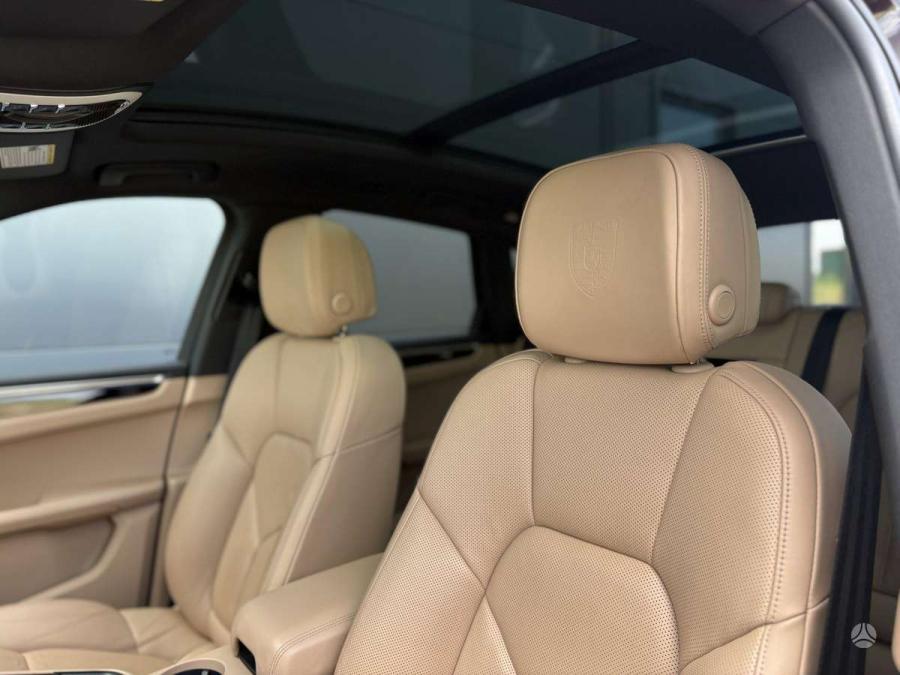 Brown Porsche Macan 2021 in Vilnius, with an engine capacity of 2.99 L and mileage of 57 thousand km for 49900 €, photo 16 on AUTOMOTO.COM.LV