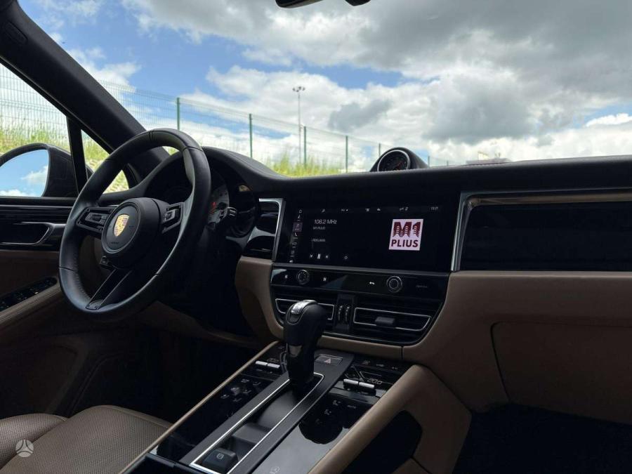 Brown Porsche Macan 2021 in Vilnius, with an engine capacity of 2.99 L and mileage of 57 thousand km for 49900 €, photo 19 on AUTOMOTO.COM.LV