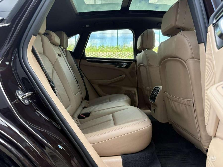Brown Porsche Macan 2021 in Vilnius, with an engine capacity of 2.99 L and mileage of 57 thousand km for 49900 €, photo 31 on AUTOMOTO.COM.LV