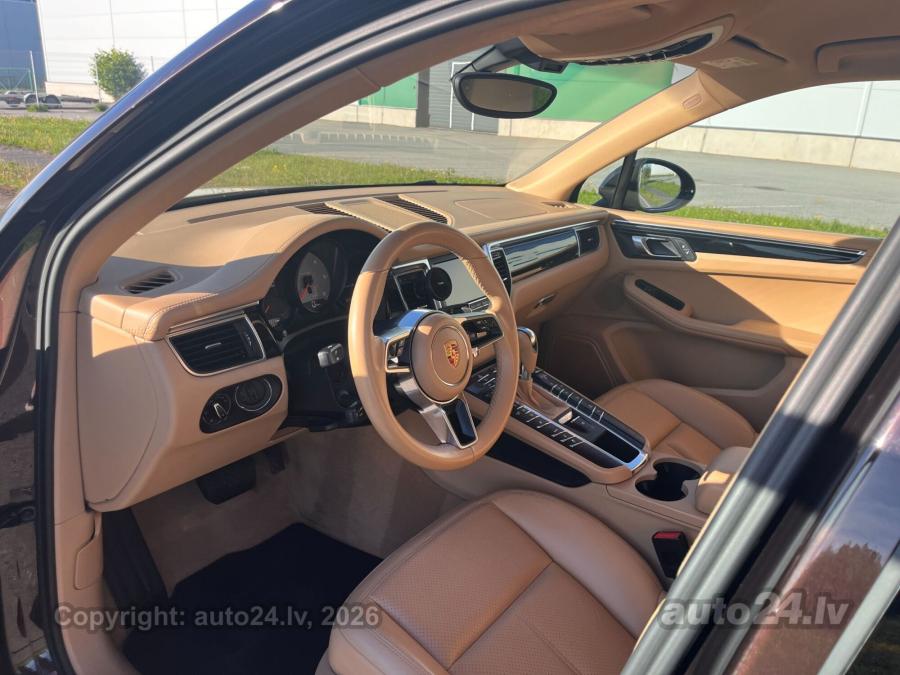 Brown Porsche Macan 2015 in Tallinn, with an engine capacity of 3.00 L and mileage of 143 thousand km for 28900 €, photo 12 on AUTOMOTO.COM.LV