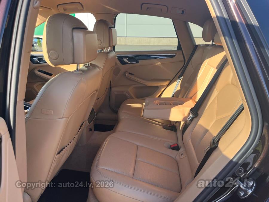 Brown Porsche Macan 2015 in Tallinn, with an engine capacity of 3.00 L and mileage of 143 thousand km for 28900 €, photo 13 on AUTOMOTO.COM.LV