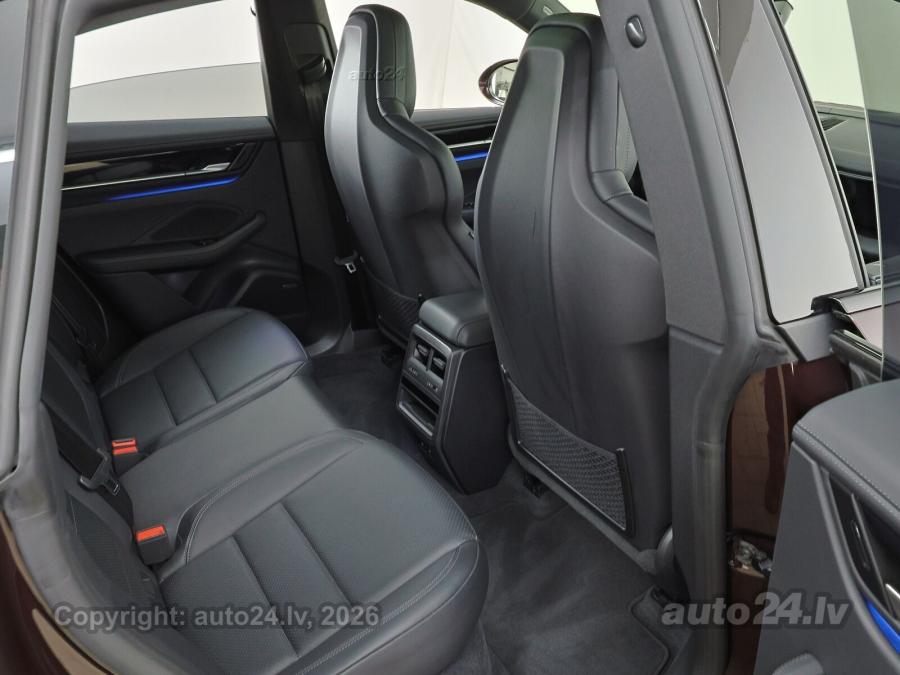 Brūns Porsche Macan 2026 Tallina, ar dzinēja tilpumu 0.00 L un nobraukumu 13 tūkst. km par 103000 €, foto 14 vietnē AUTOMOTO.COM.LV