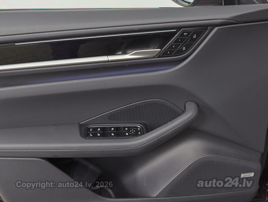 Brūns Porsche Macan 2026 Tallina, ar dzinēja tilpumu 0.00 L un nobraukumu 13 tūkst. km par 103000 €, foto 21 vietnē AUTOMOTO.COM.LV
