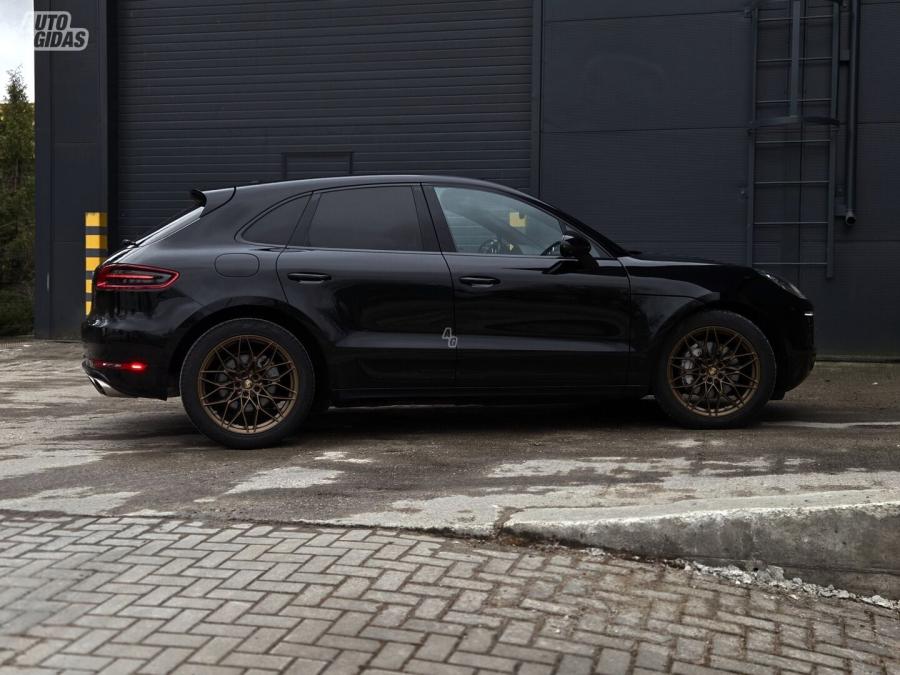 Porsche Macan 2016 in Gargzdai, with an engine capacity of 3.00 L and mileage of 169 thousand km for 19700 €, photo 7 on AUTOMOTO.COM.LV