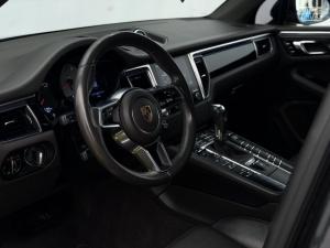 Porsche Macan 2017 Avižieniai, ar dzinēja tilpumu 3.00 L un nobraukumu 141 tūkst. km par 23500 €, foto 9 vietnē AUTOMOTO.COM.LV