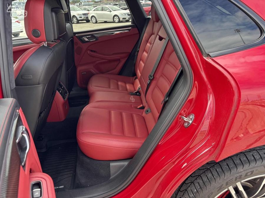Porsche Macan 2017 in Vilnius, with an engine capacity of 3.60 L and mileage of 44 thousand km for 42500 €, photo 9 on AUTOMOTO.COM.LV