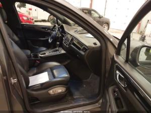 Porsche Macan 2018 in Klaipeda, with an engine capacity of 0.00 L and mileage of 0 thousand km for 10500 €, photo 6 on AUTOMOTO.COM.LV