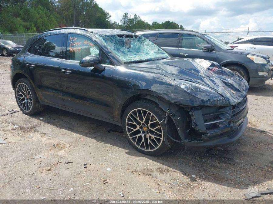 Porsche Macan 2019 in Kaunas, with an engine capacity of 1.98 L and mileage of 45 thousand km for 15990 €, photo 2 on AUTOMOTO.COM.LV