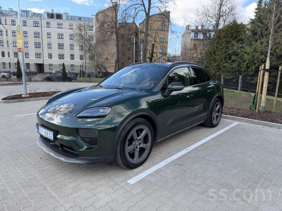 Zaļš Porsche Macan 2025 Rīga, ar dzinēja tilpumu 3.00 L un nobraukumu 23 tūkst. km par 80465 €, foto 3 vietnē AUTOMOTO.COM.LV