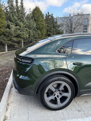 Zaļš Porsche Macan 2025 Rīga, ar dzinēja tilpumu 3.00 L un nobraukumu 23 tūkst. km par 80465 €, foto 5 vietnē AUTOMOTO.COM.LV