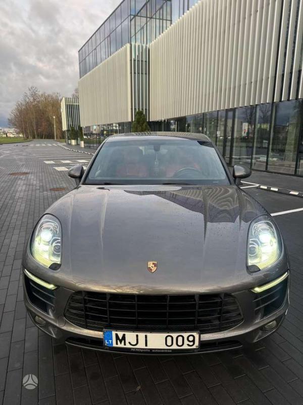 Grey Porsche Macan 2014 in Kaunas, with an engine capacity of 2.97 L and mileage of 278 thousand km for 18800 €, photo 3 on AUTOMOTO.COM.LV