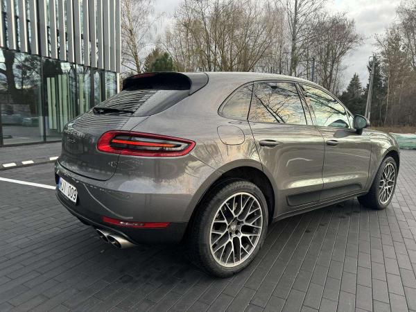 Grey Porsche Macan 2014 in Kaunas, with an engine capacity of 2.97 L and mileage of 278 thousand km for 18800 €, photo 10 on AUTOMOTO.COM.LV