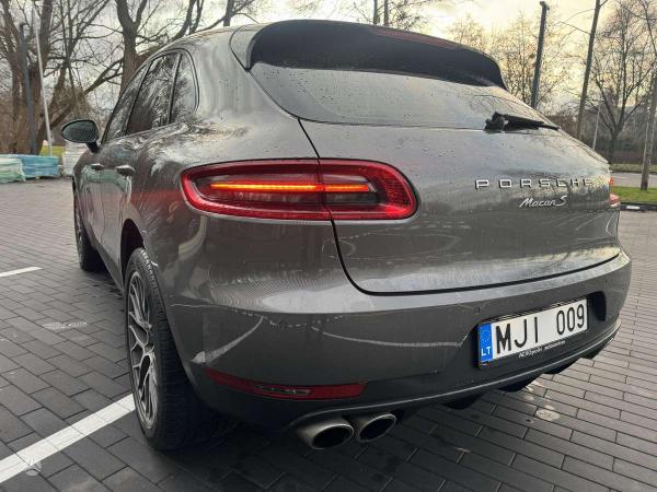 Grey Porsche Macan 2014 in Kaunas, with an engine capacity of 2.97 L and mileage of 278 thousand km for 18800 €, photo 11 on AUTOMOTO.COM.LV